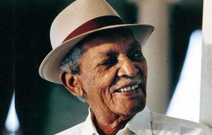 Disco Vívelo del grupo Compay Segundo rinde honor al Rey del Armónico ...